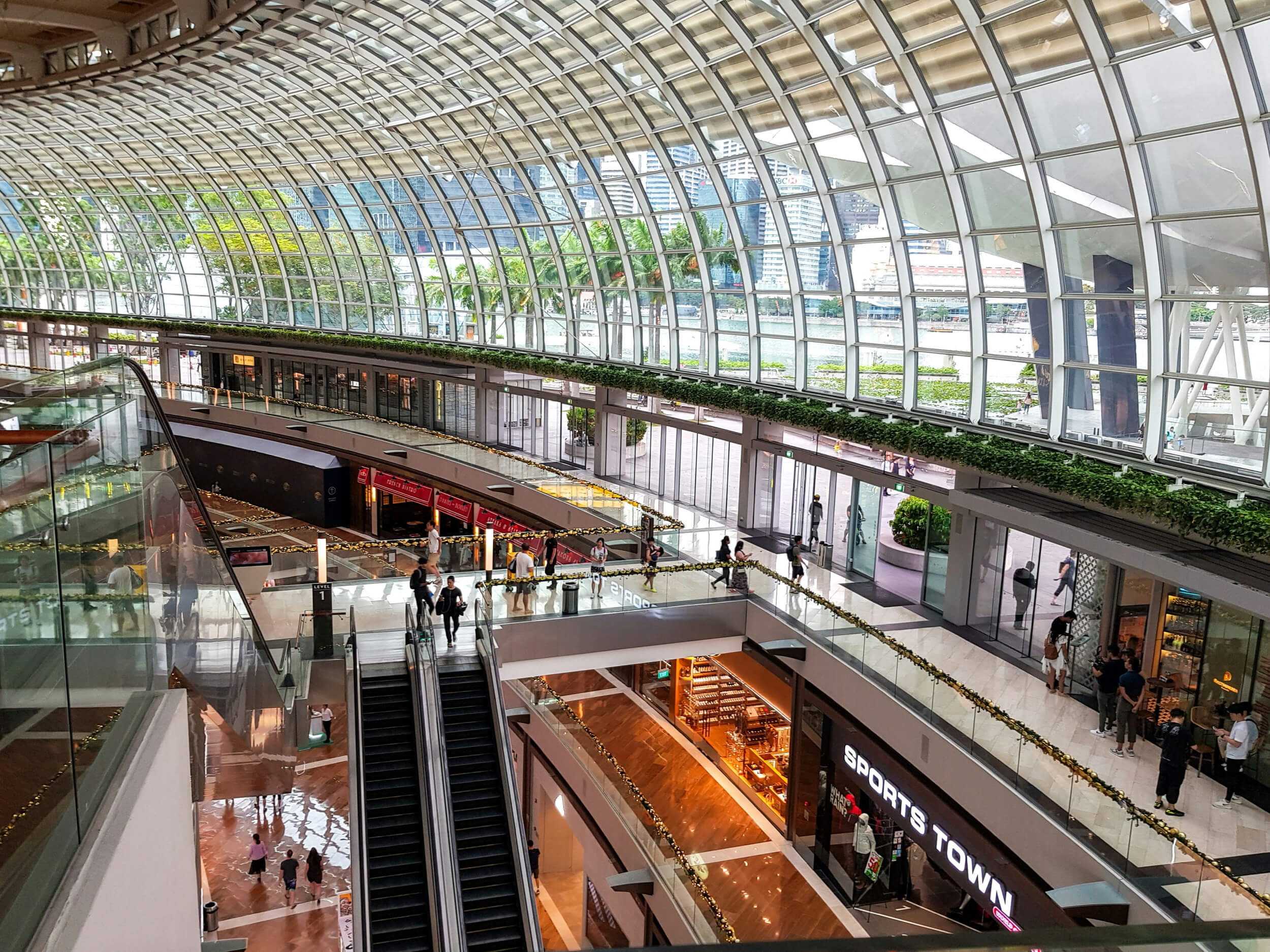 Burbank Town Center: Your Shopping and Entertainment Hub in Burbank